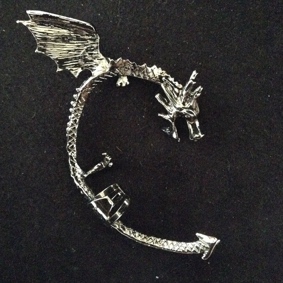 Hot Topic | Jewelry | Hot Topic Dragon Ear Cuff | Poshmark